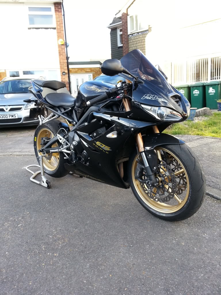2011 Daytona 675 Black,4k miles, immaculate loads of extras | 675.cc ...